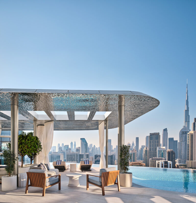 The 21 Best Bars in Dubai: From Day Drinks to Nightcaps - Near+Far Magazine